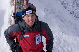 Swedish skier dies during Everest ski descent