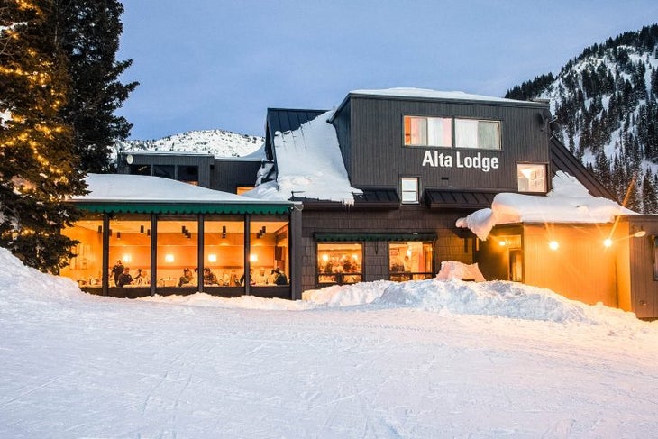 Alta's Sitzmark Club is the Coziest Ski Bar in Utah | SKI