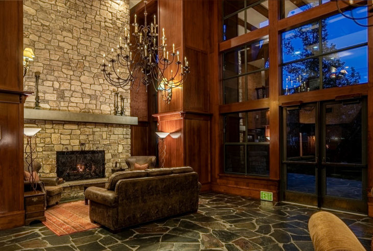 Where to Eat, Drink, Sleep, and Play in Mammoth California | SKI