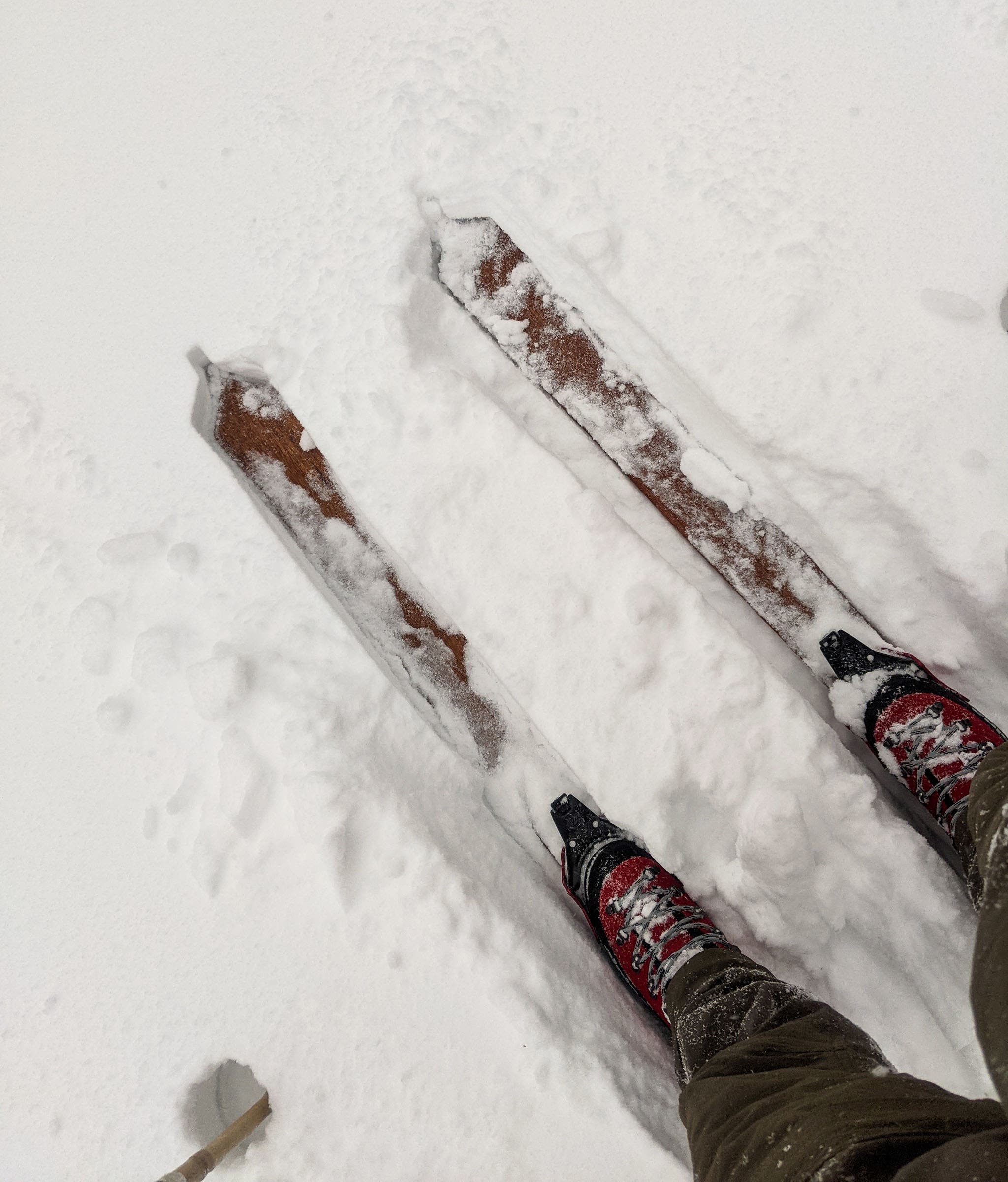 How to Build Your Own Pair of Wooden Skis | SKI