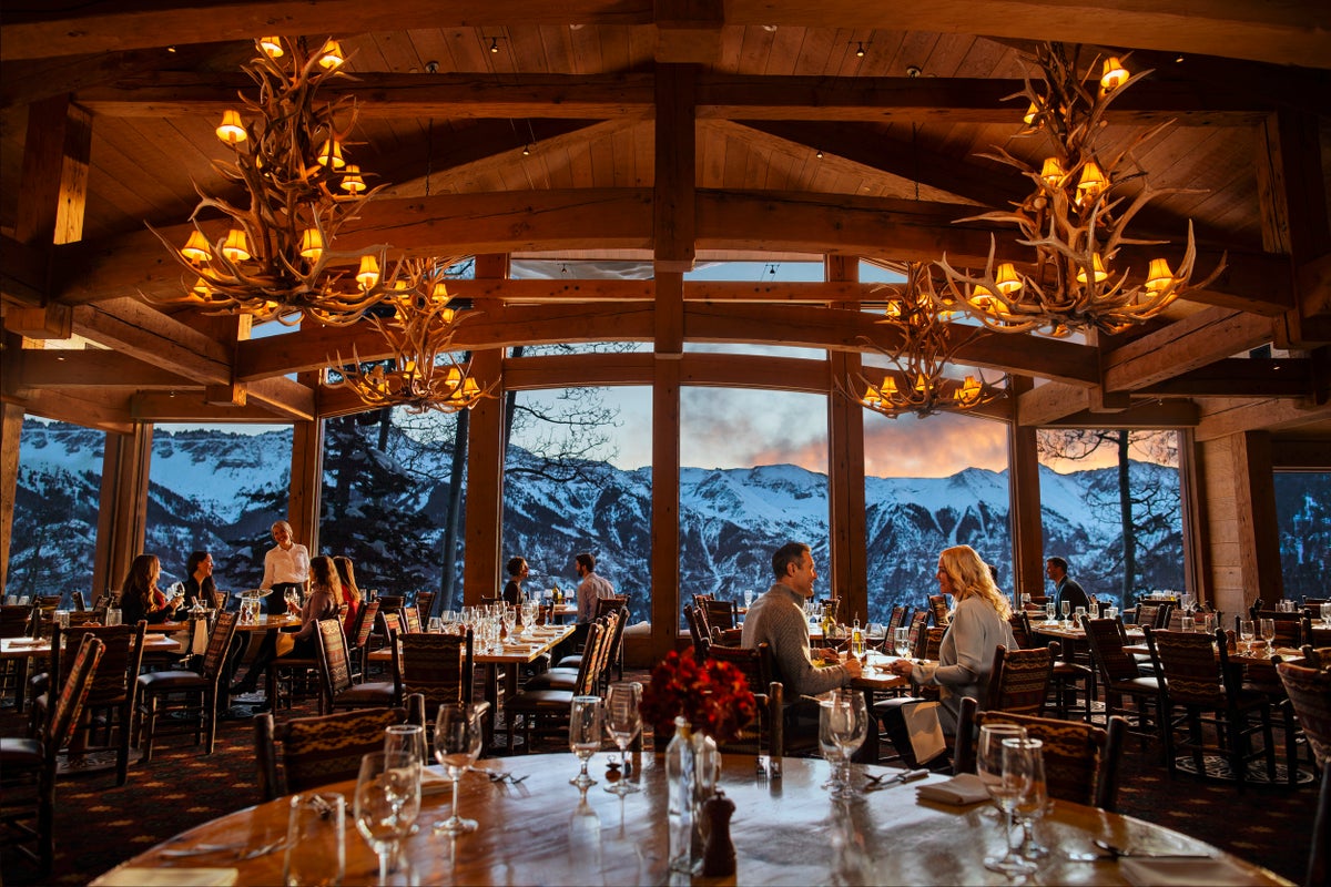 Where to Eat at the Top 5 Resorts in the West for Dining | SKI