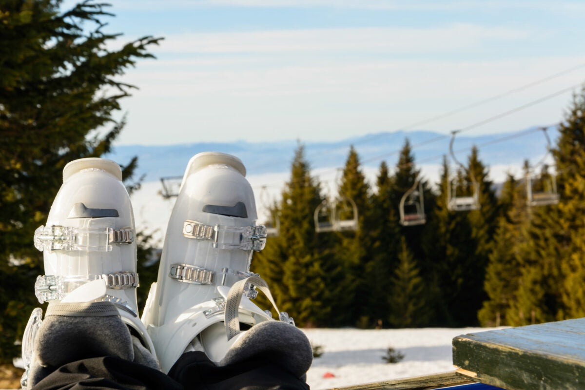 How to Prevent Cold Toes While Skiing | SKI