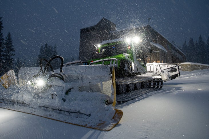 Top 10 Resorts in the West for Guest Service | SKI