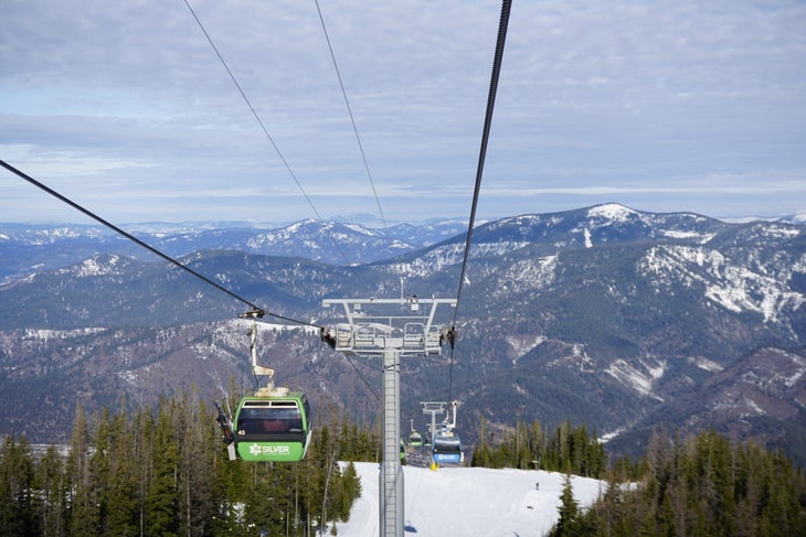 These Are 13 of the Longest Ski Lifts in The World