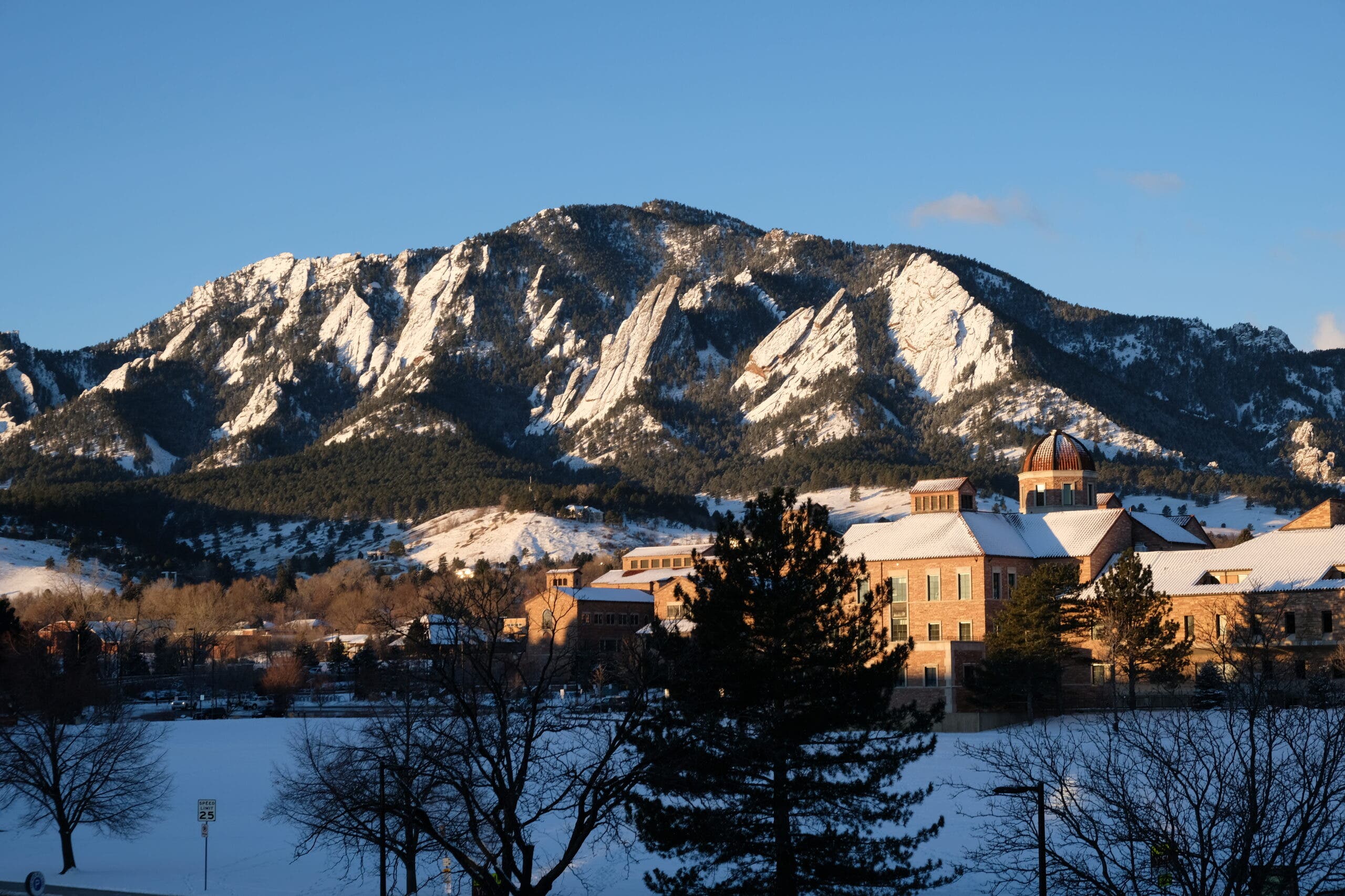 10 Colleges Offering Student Discounts at Nearby Resorts | SKI