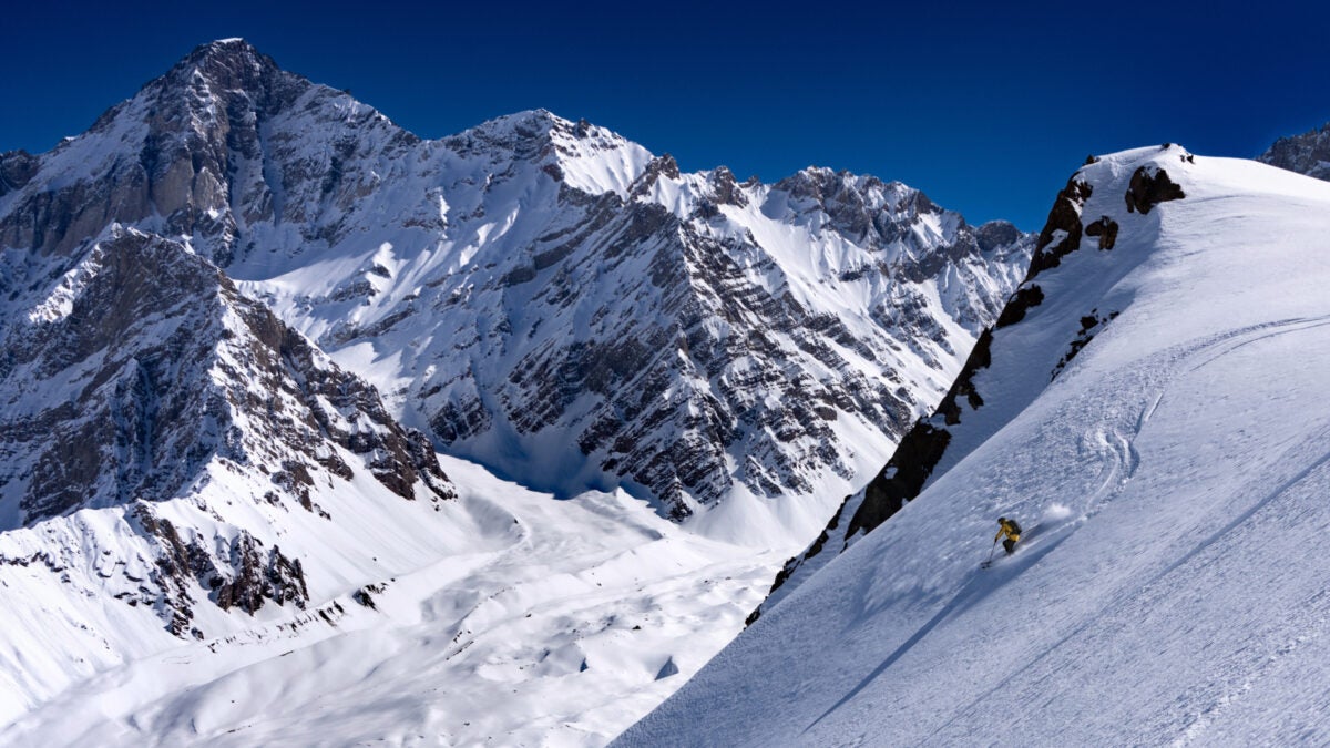 The Secret to Skiing Year-Round? This High-Alpine Chilean Gem | SKI